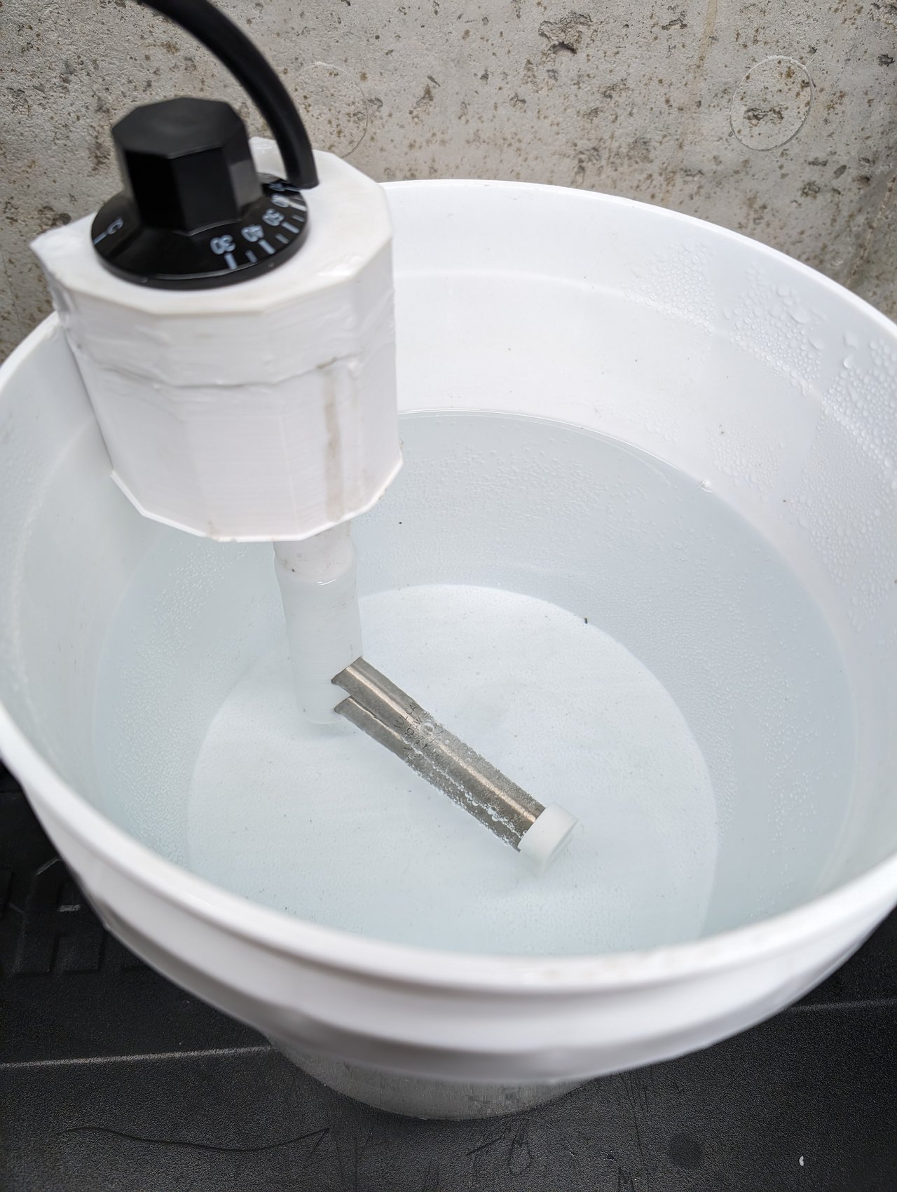 PH-600 1.5gallon bucket heater - industrialelectricheating.com